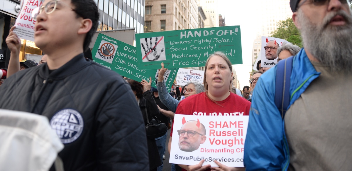 ‘Willingly Forgoing Paychecks’: Federal Workers Support Shutdown Fight ...