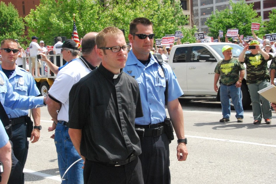 ‘Labor Priests’ Reviving Social Justice Teachings—and Action | Labor Notes