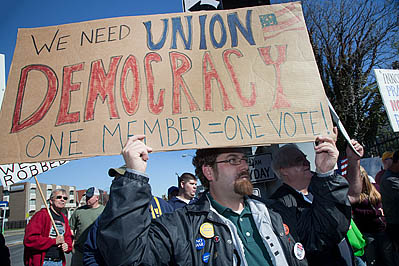 UAW Members Protest 50% Wage Cut at GM Plant, Demand a Vote | Labor Notes
