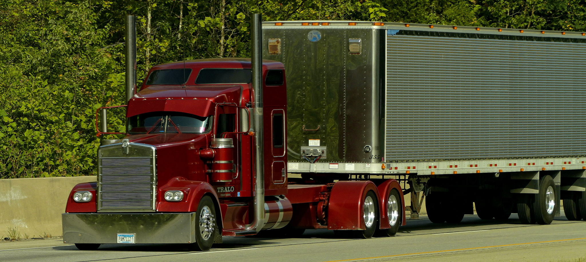 Review: The Big Rig: Trucking and the Decline of the American Dream ...
